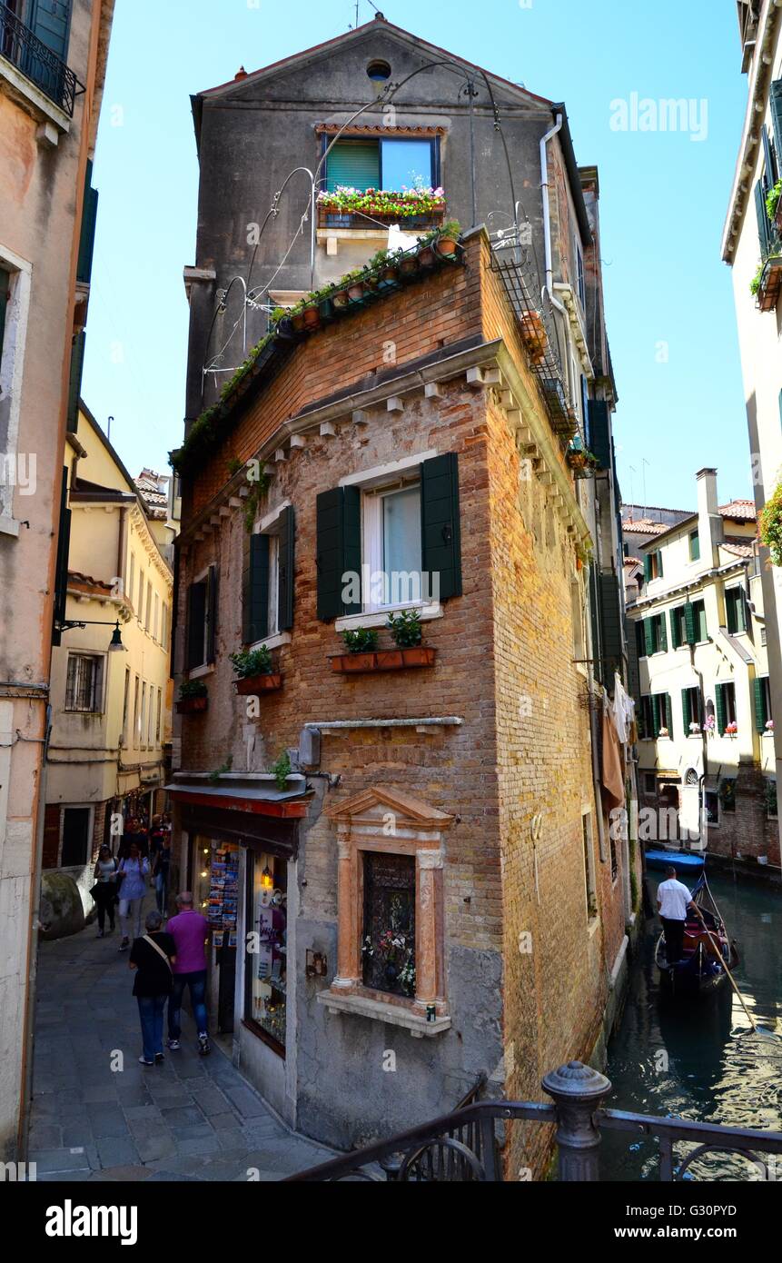 Venetian house hi-res stock photography and images - Alamy