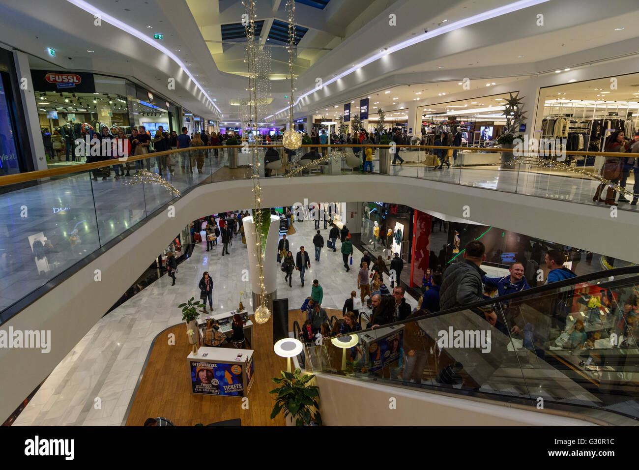 Scs shopping city süd vösendorf hi-res stock photography and images - Alamy