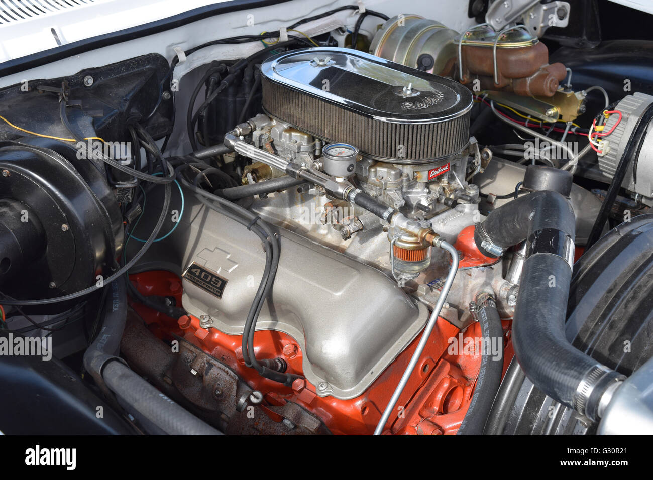 409 Chevrolet Engine High Resolution Stock Photography and Images - Alamy