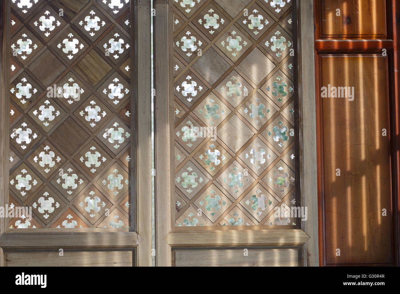 Chinese classical wooden building: art window texture Stock Photo - Alamy