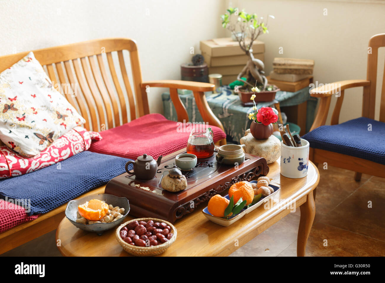 Chinese kungfu tea,Chinese lifestyle, drinking tea scene Stock Photo ...
