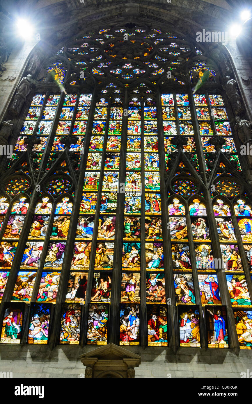 Milan cathedral window hi-res stock photography and images - Alamy