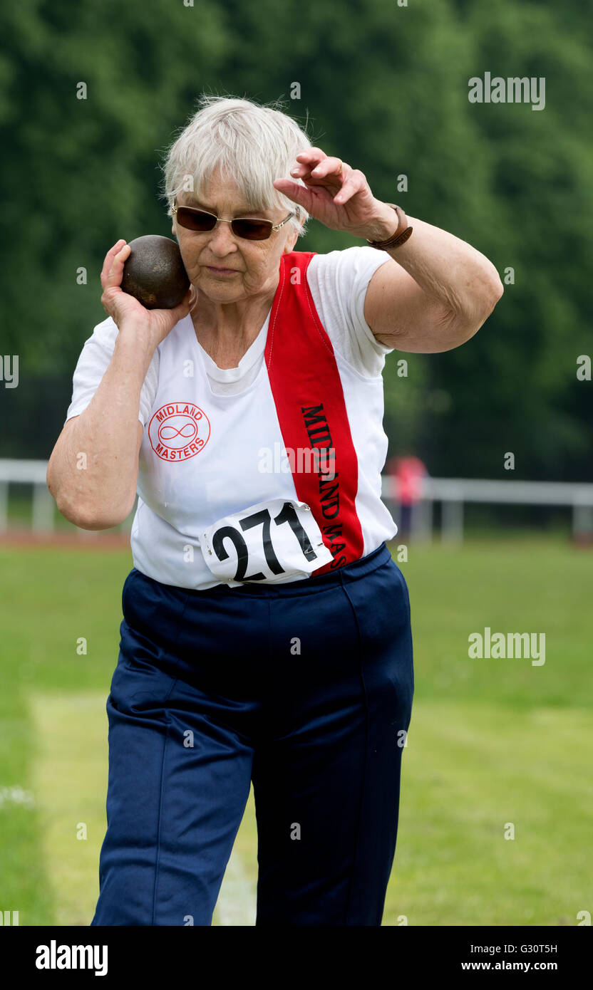 Shot put woman hi-res stock photography and images - Alamy
