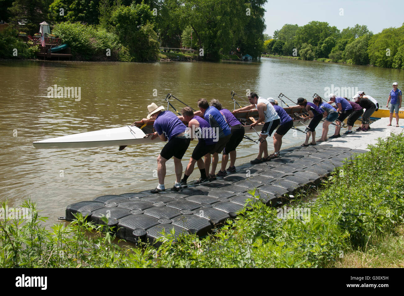 Shell dock hi-res stock photography and images - Alamy
