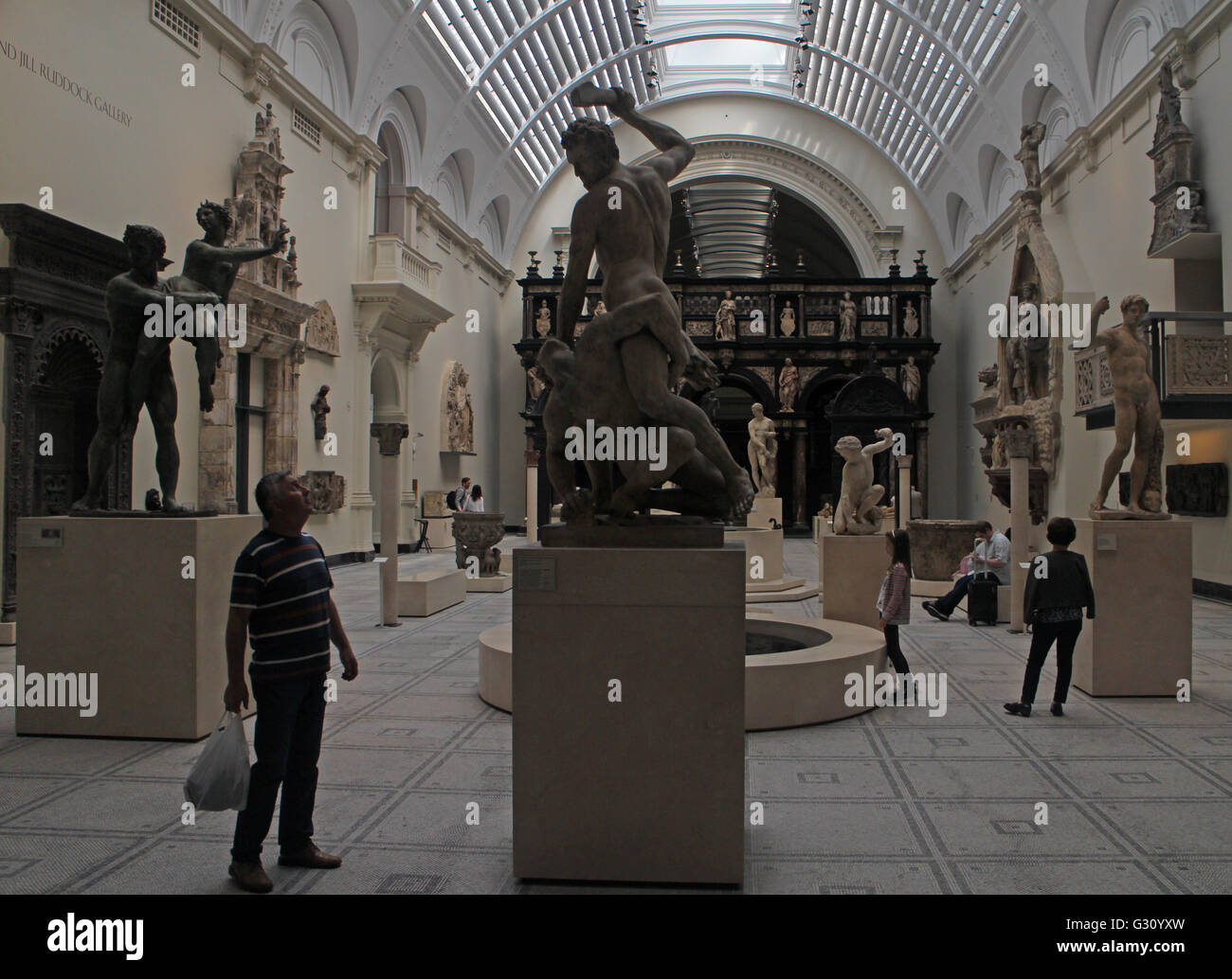 Roman statue display in Victoria and Albert Museum London Stock Photo ...