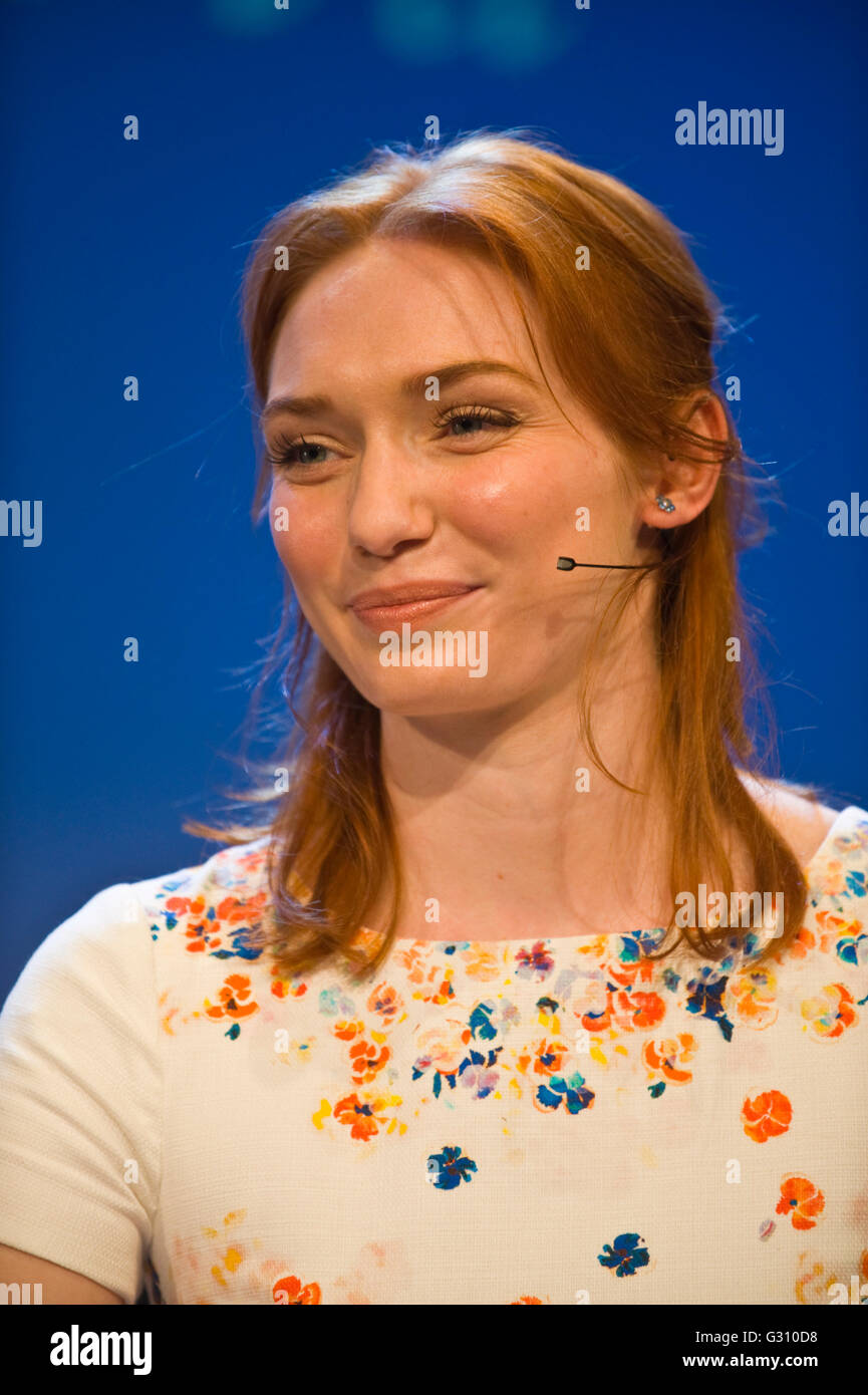 Eleanor Tomlinson who played Demelza Poldark in the 2015 BBC production ...