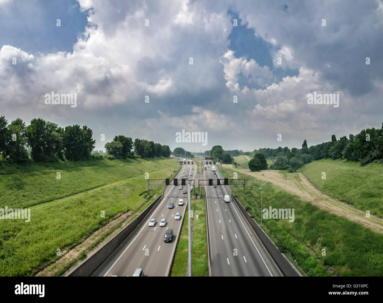 Multiple lane highway high angle hi-res stock photography and images ...