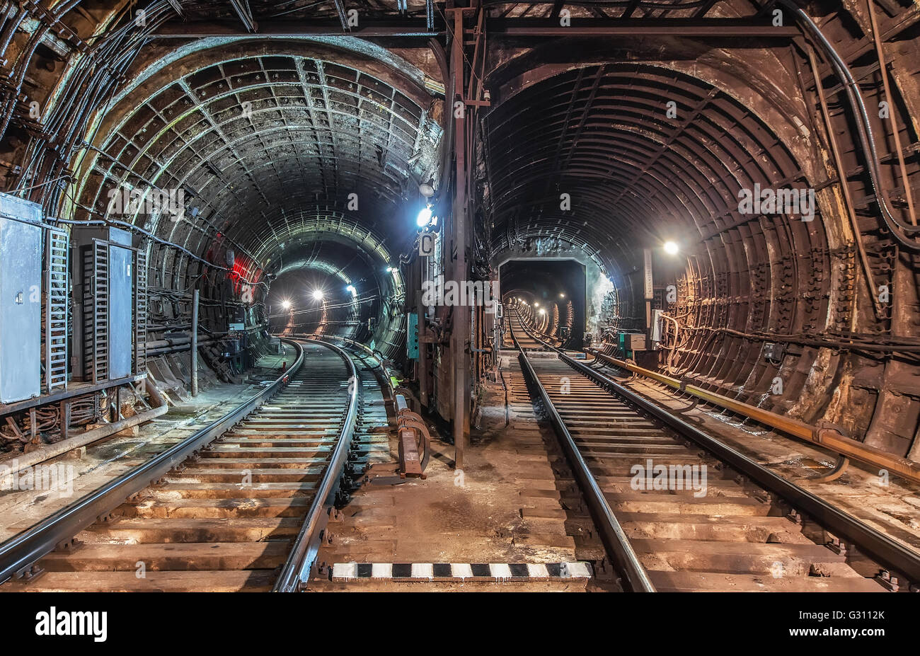 Subway tunnel in Moscow city Stock Photo - Alamy