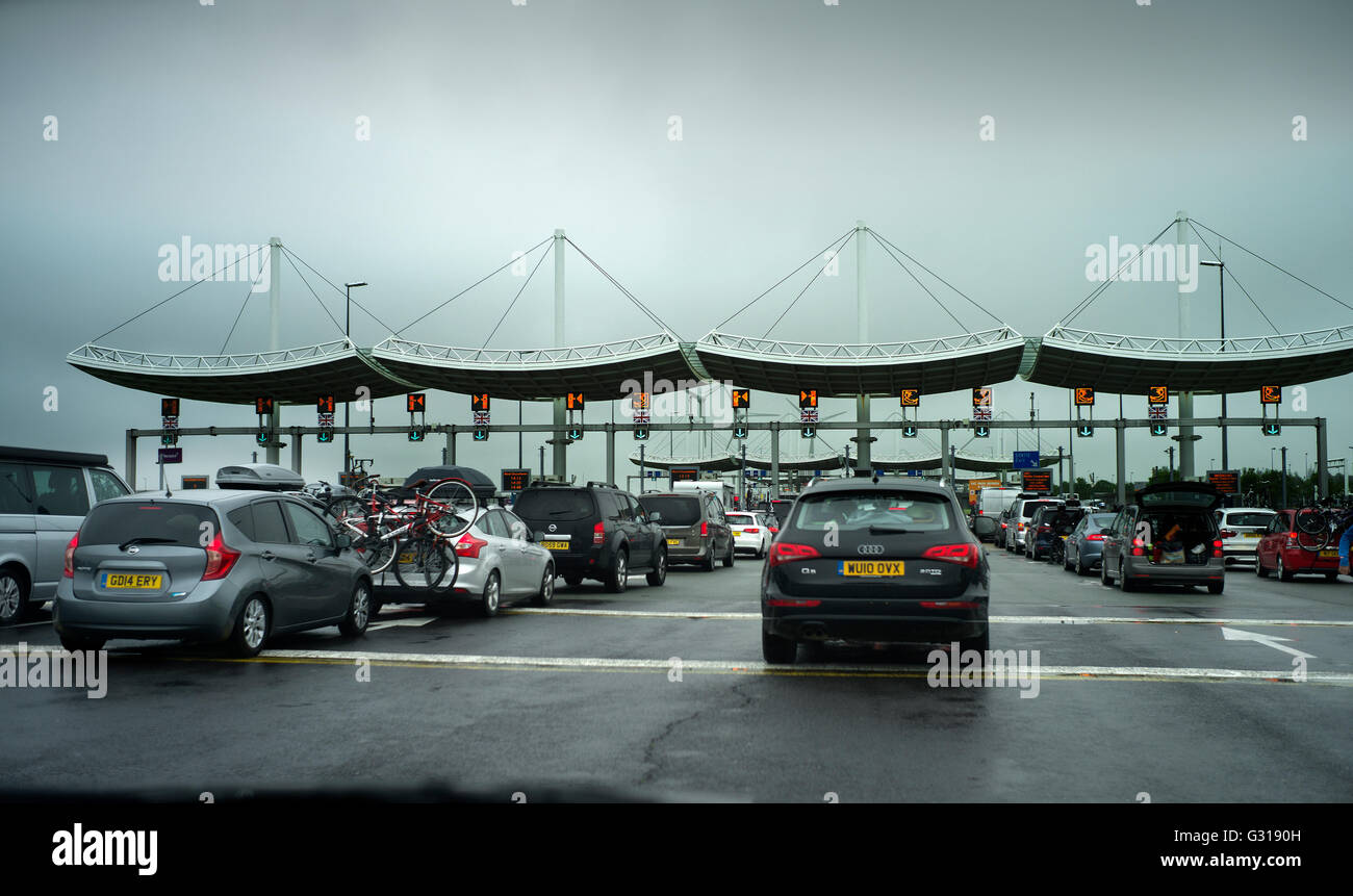 Eurotunnel passport and security checks at Cocquelles Calais in France ...