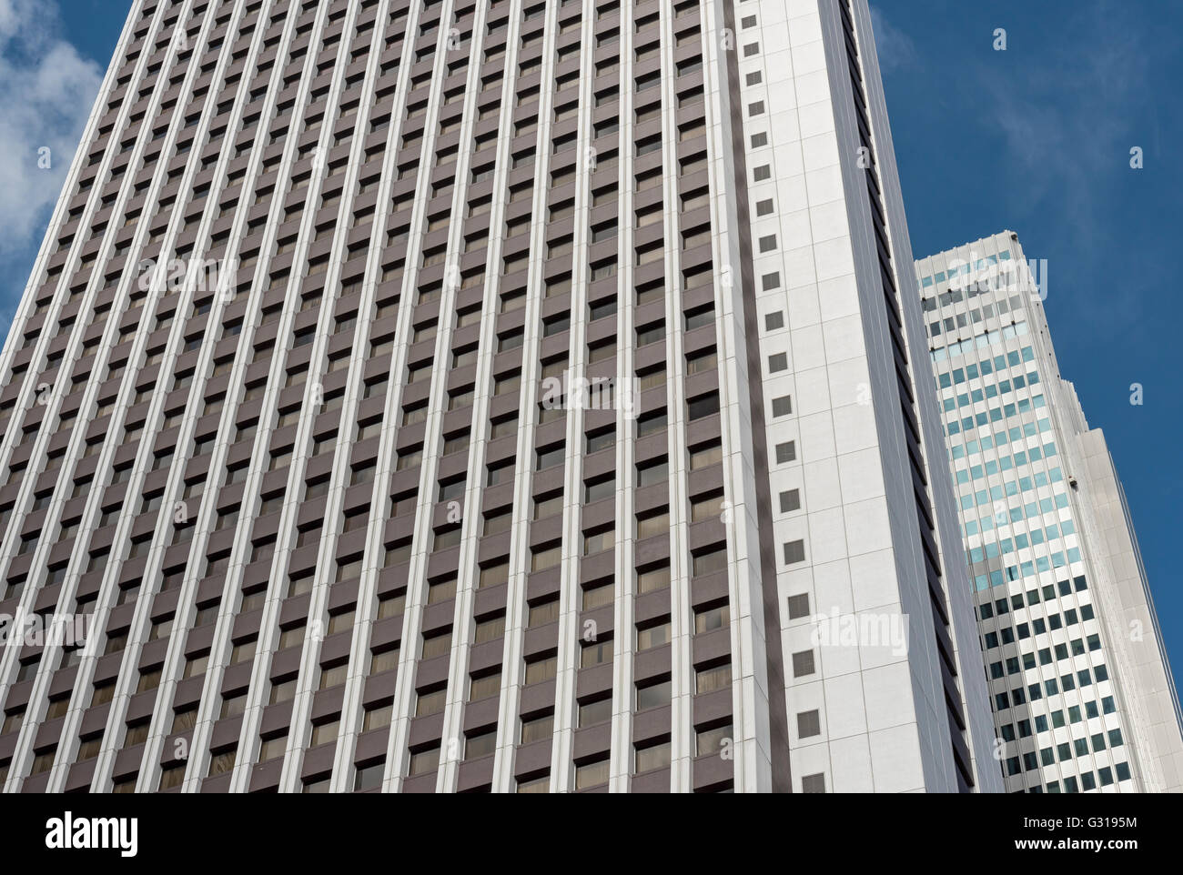 Shinjuku nomura building shinjuku tokyo hi-res stock photography and ...