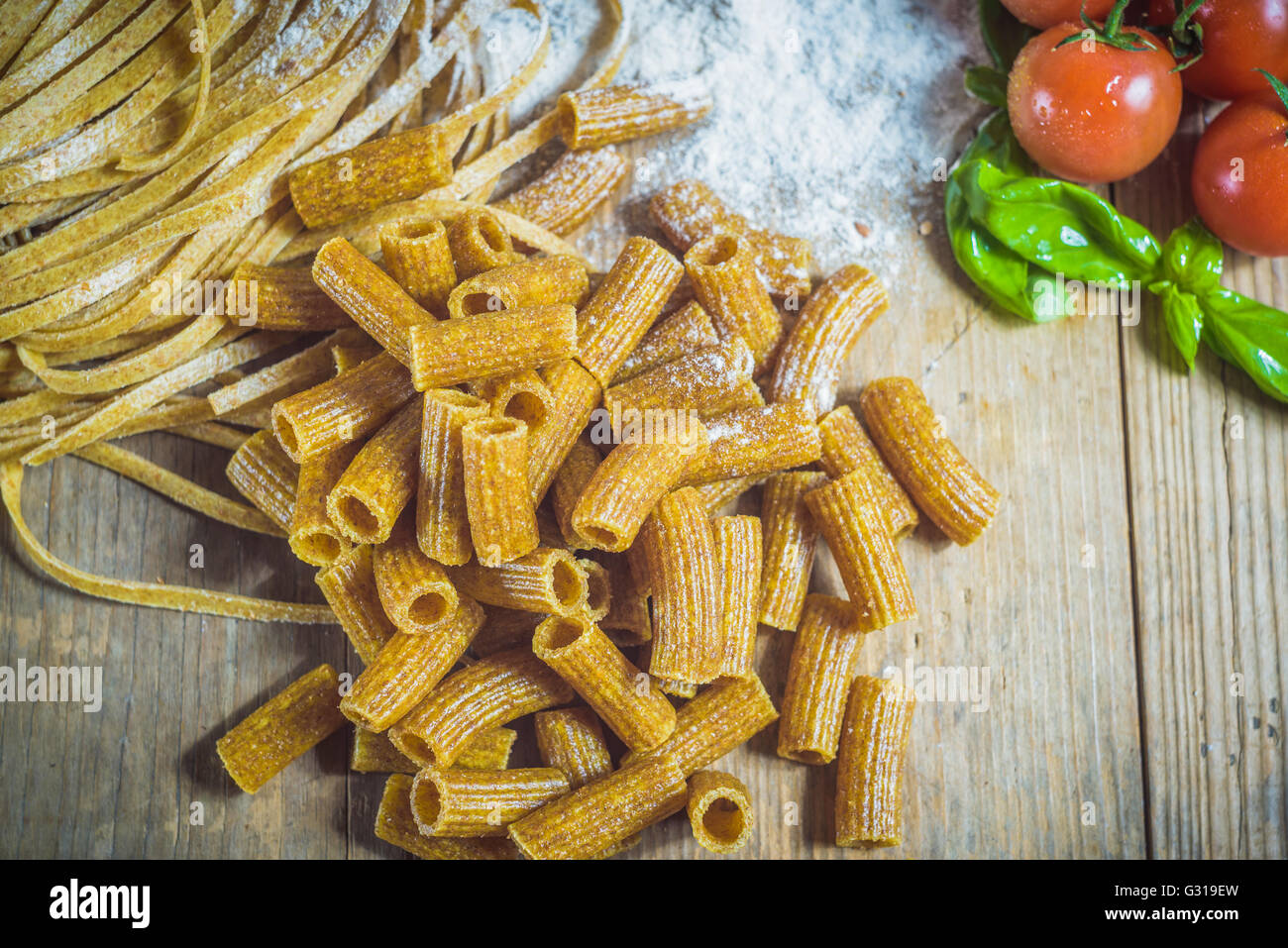 Pasta integral with ingredients Stock Photo - Alamy