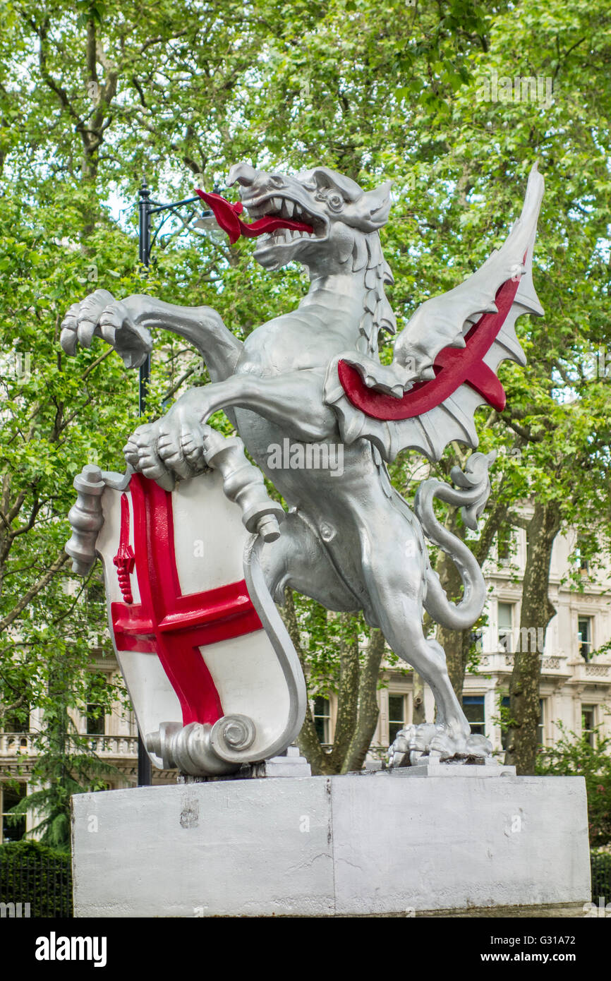 Dragons of the city of london hi-res stock photography and images - Alamy