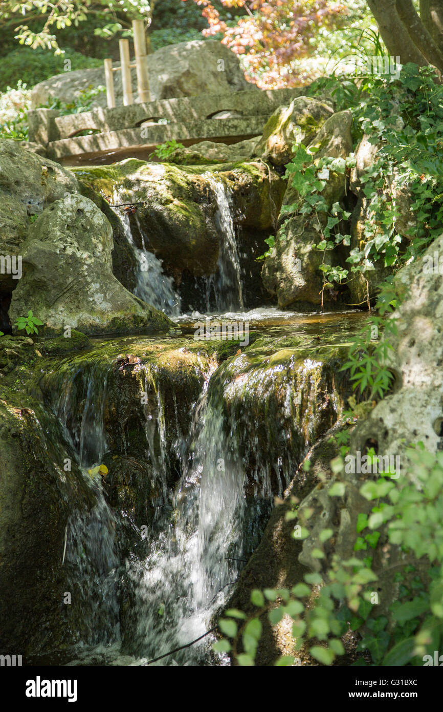 Japanese stone bridge hi-res stock photography and images - Alamy