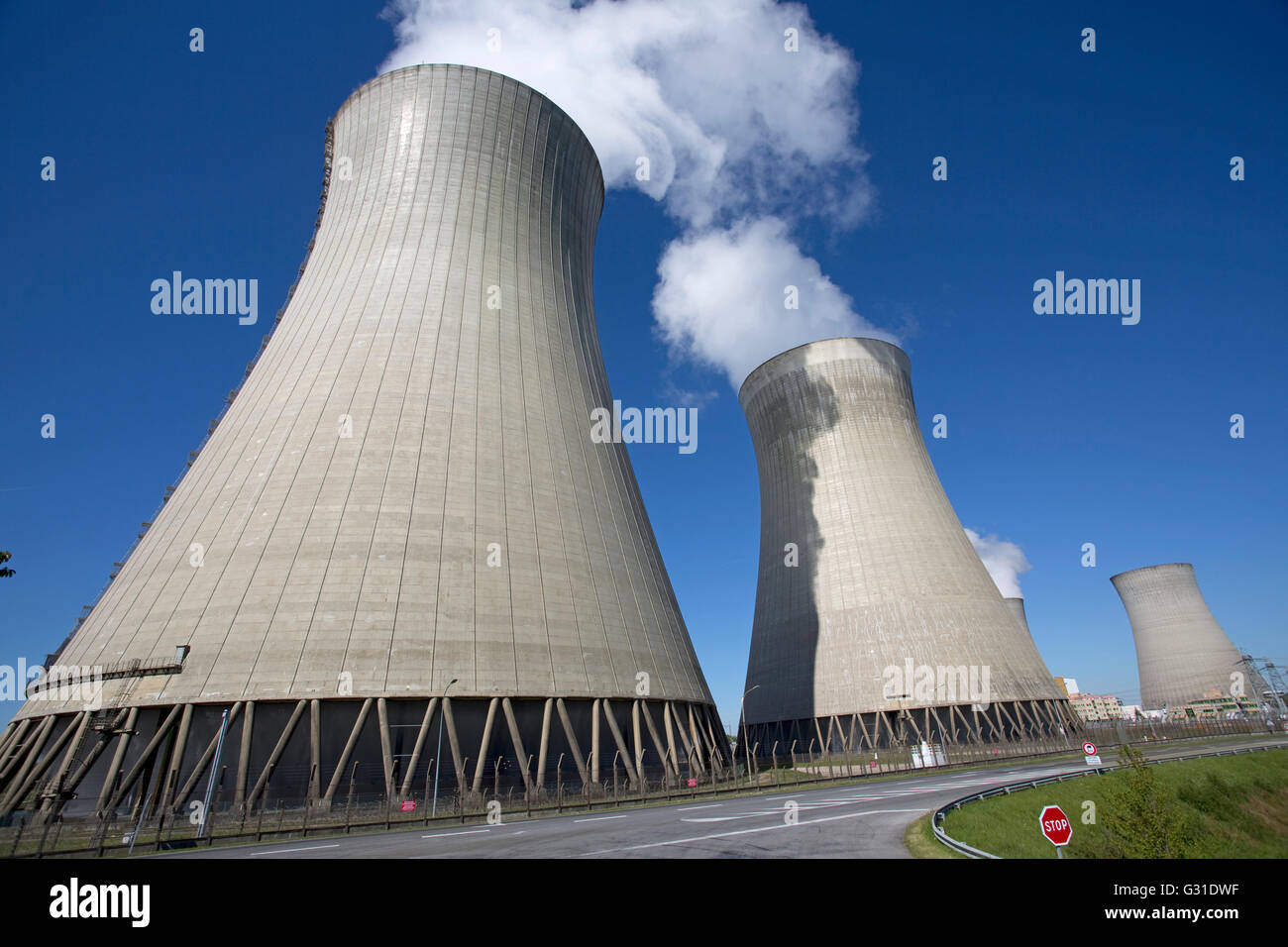 Cooling towers EDF nuclear power plant Dampierre-en-Burly France Stock ...