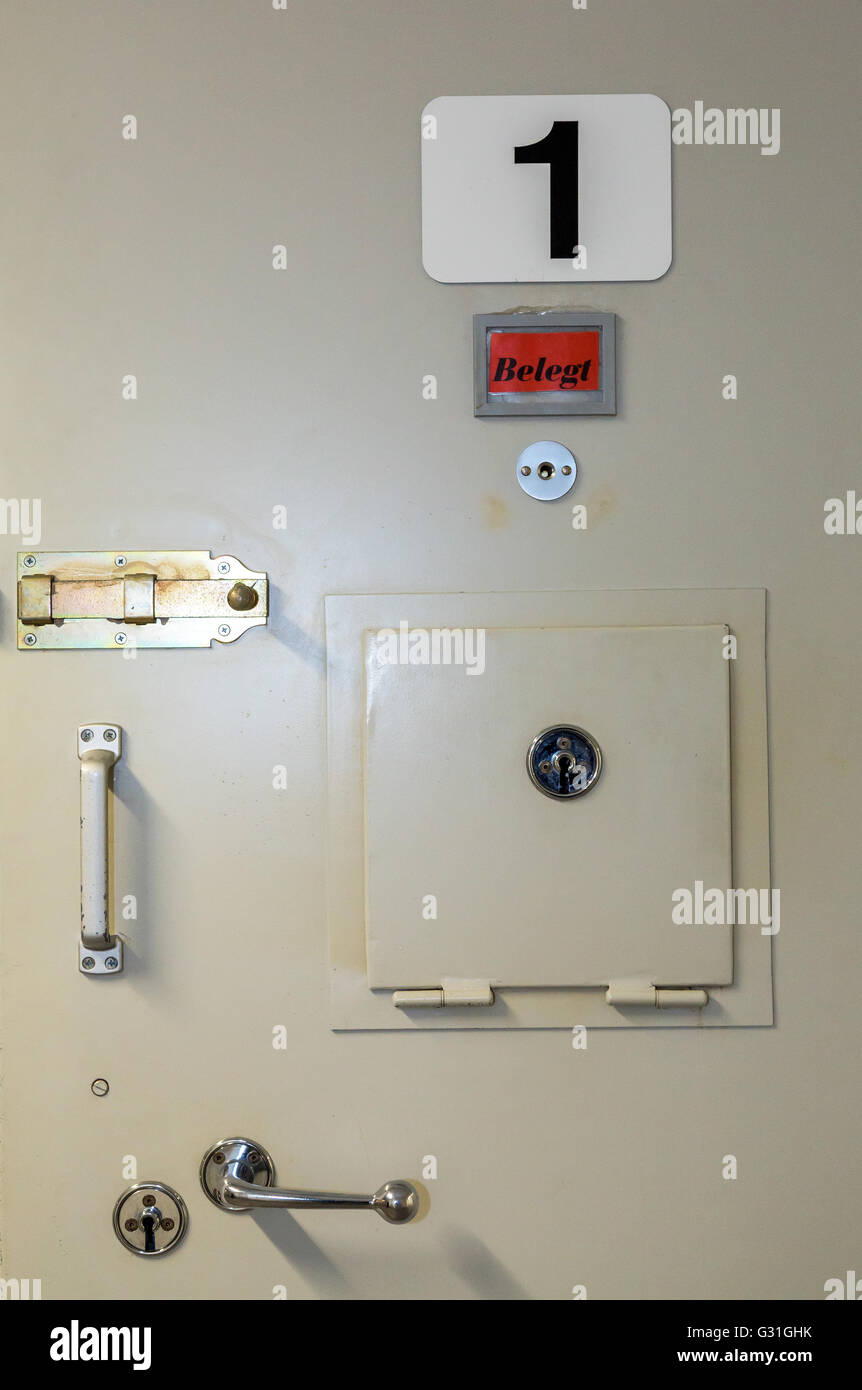 Prison hatch hi-res stock photography and images - Alamy