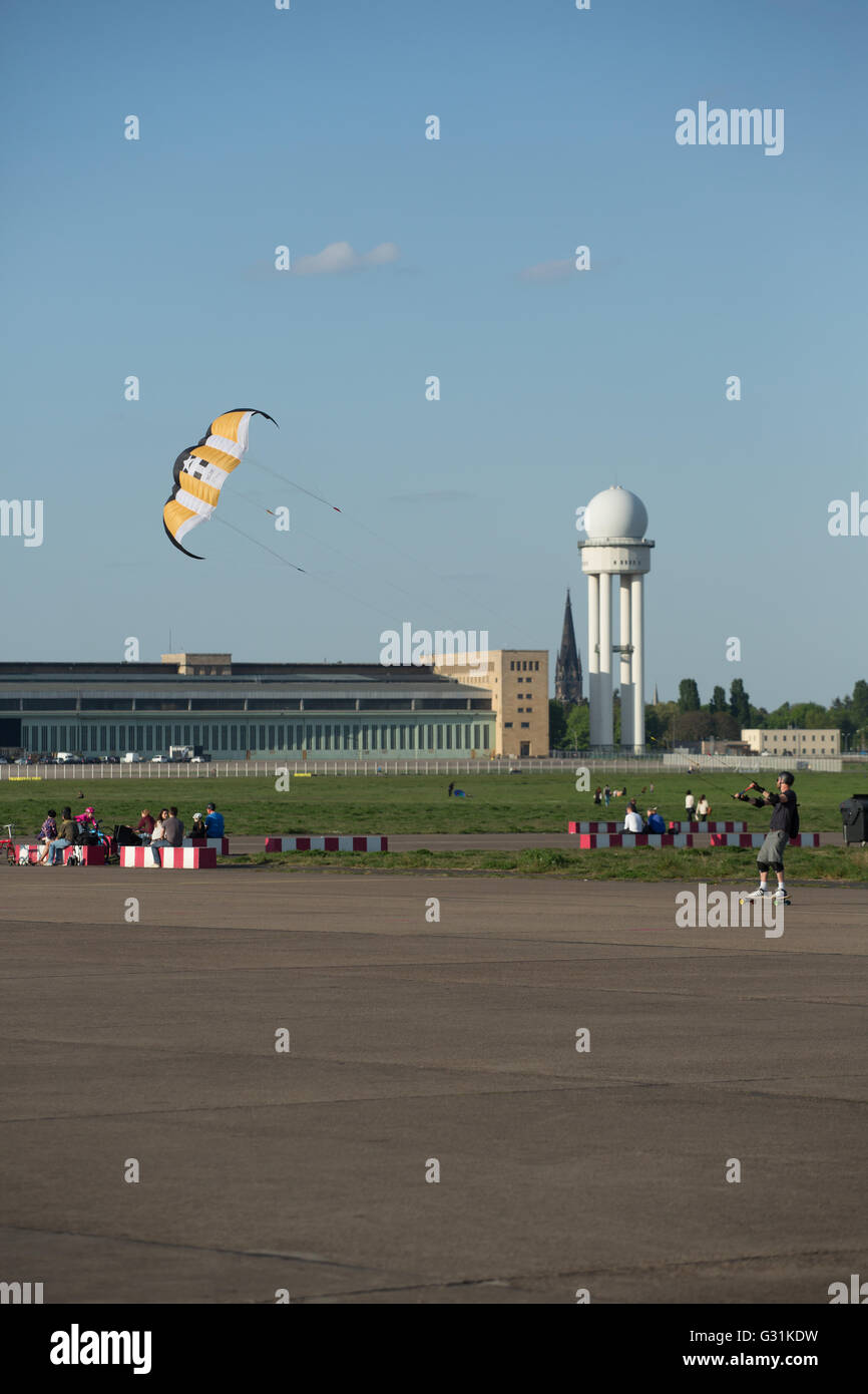 Berlin, Germany, people on the Tempelhof Field Stock Photo - Alamy