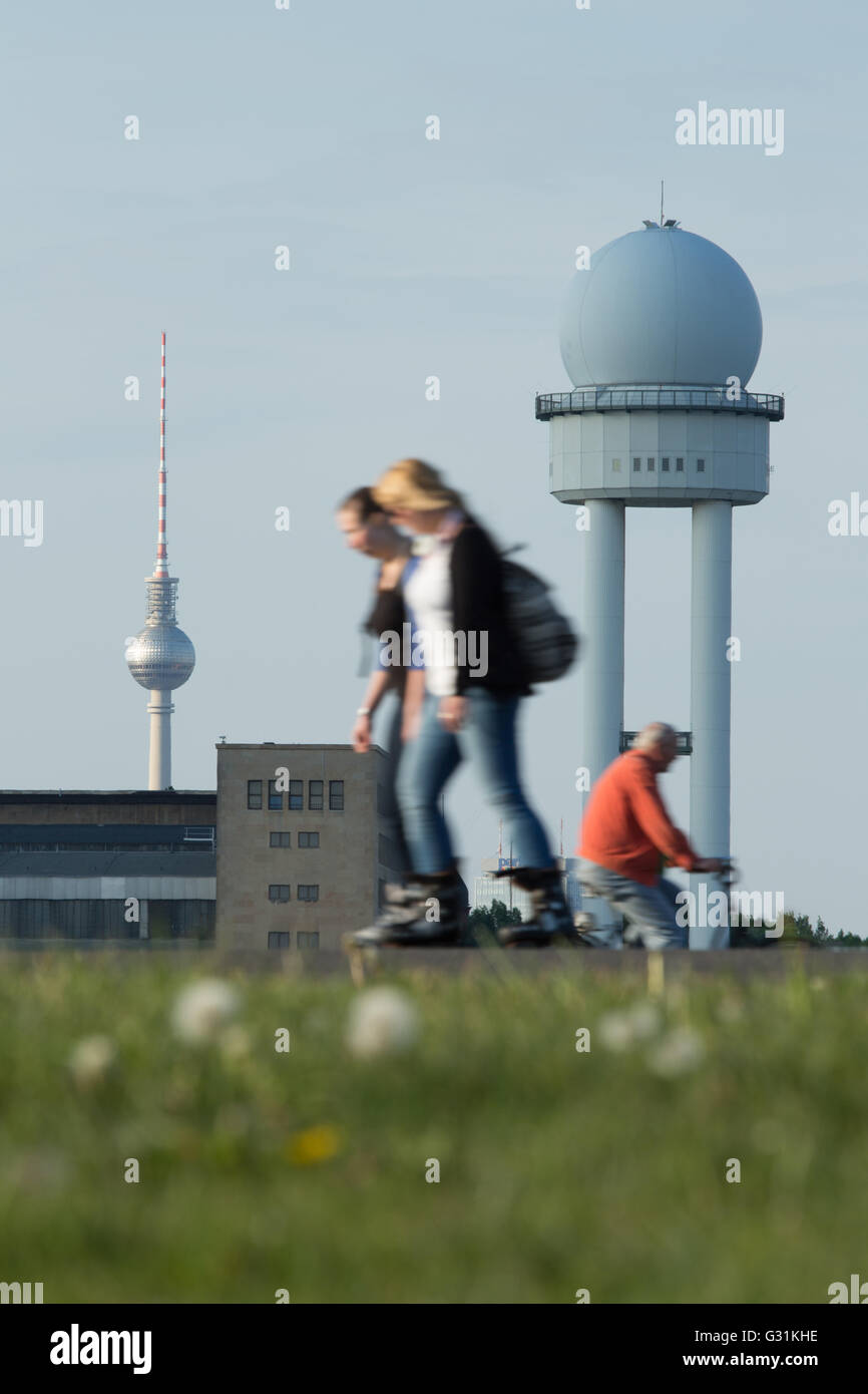 Berlin, Germany, inline skaters on the Tempelhof Field Stock Photo - Alamy
