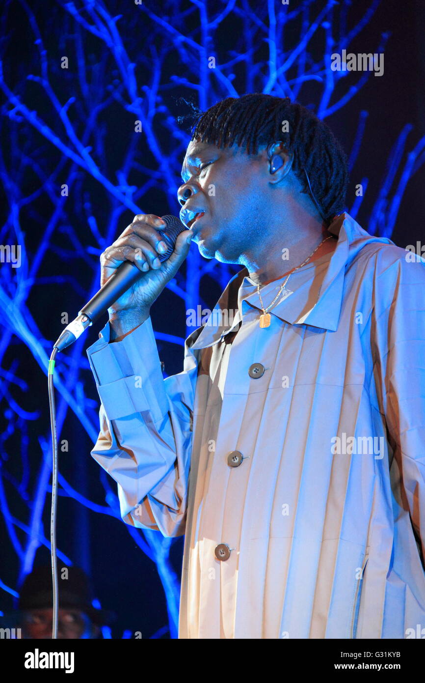 Senegalese singer Baaba Maal, Hay Festival 2016, Hay-on-Wye ...