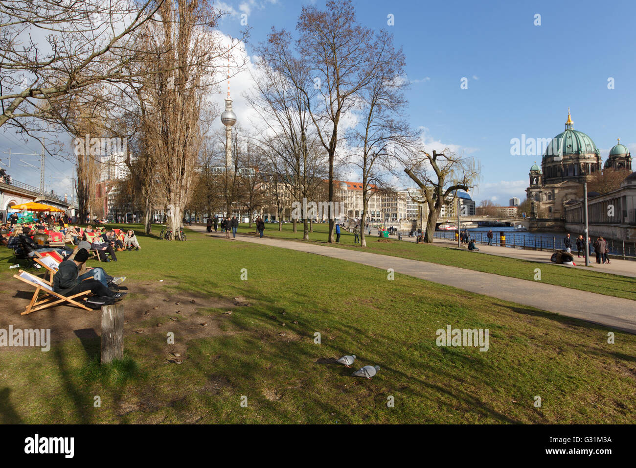 Berlin, Germany, people enjoy the springtime in the James-Simon-Park ...