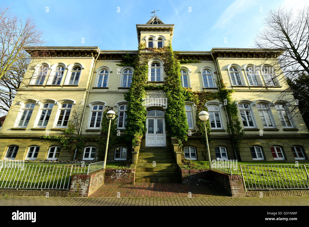 Nursing home facilities hi-res stock photography and images - Alamy