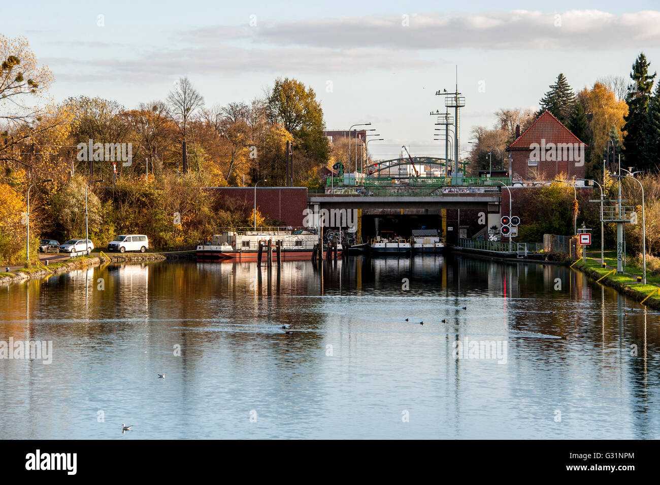 Limmer hi-res stock photography and images - Alamy