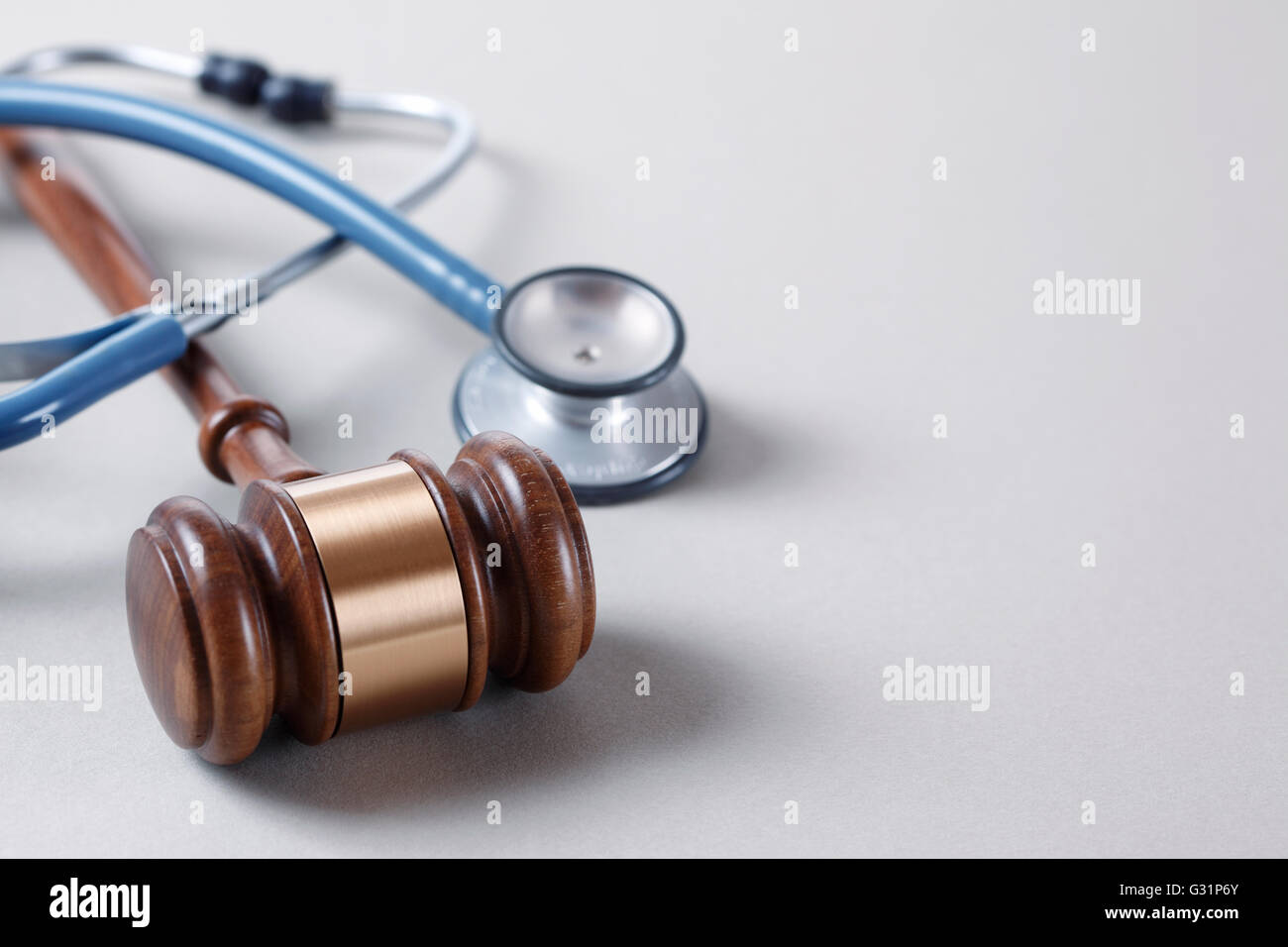 Gavel and stethoscope hi-res stock photography and images - Alamy