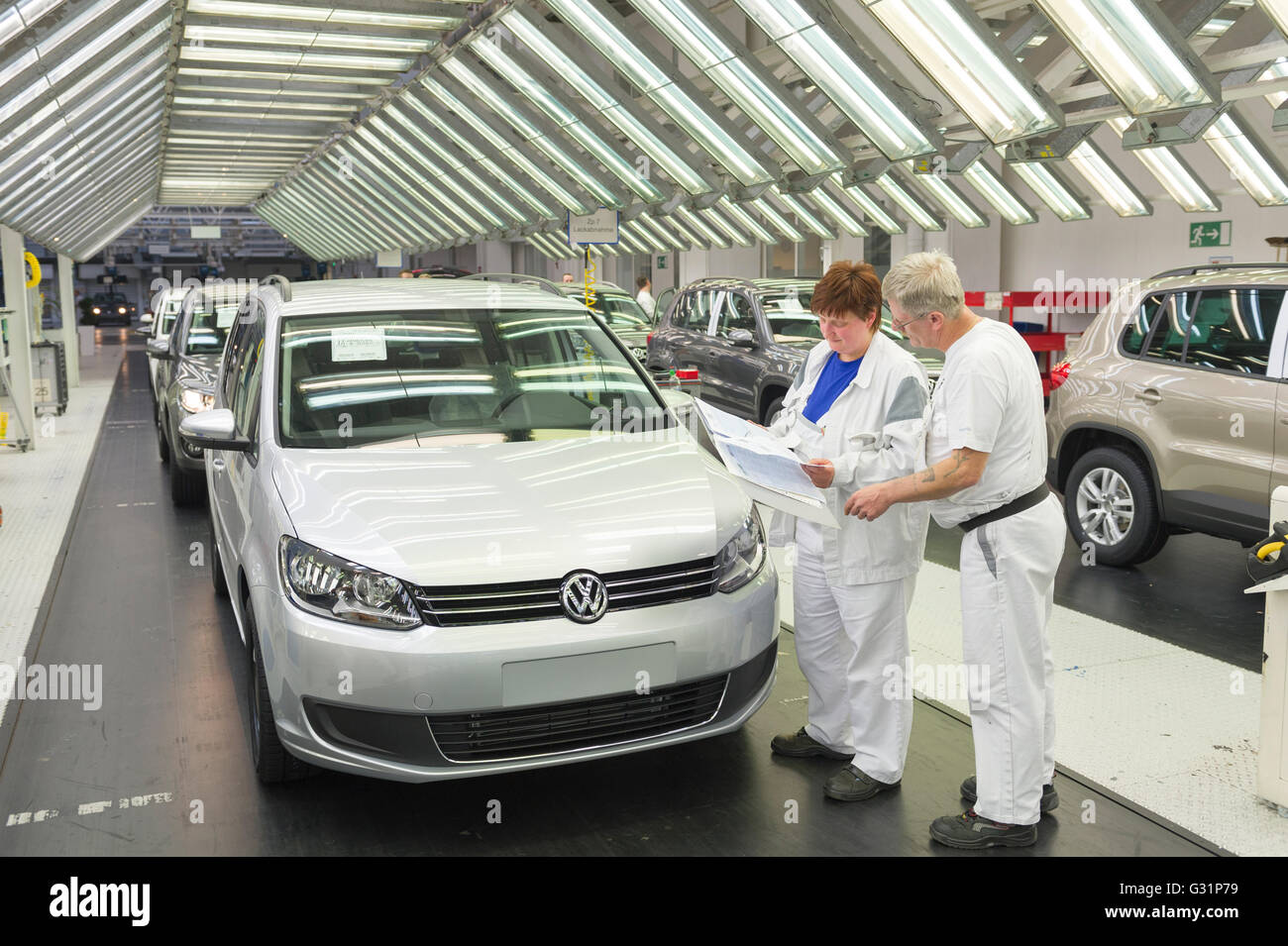 Wolfsburg, Germany, VW Touran / Tiguan production, quality control in ...