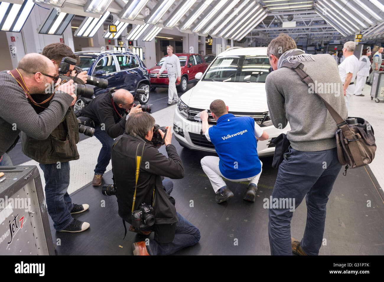 Wolfsburg germany press conference production hi-res stock photography ...