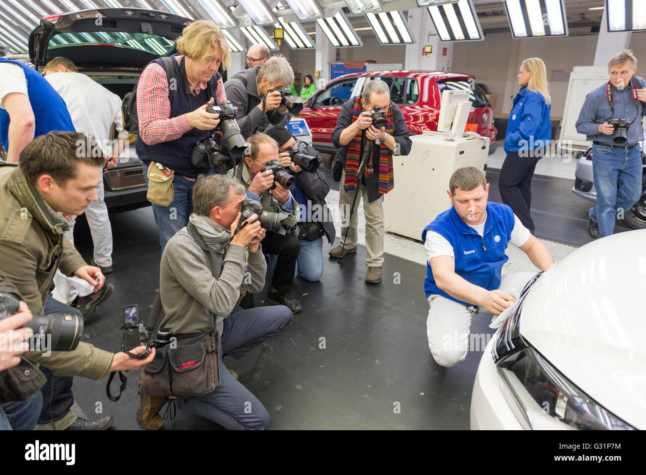Wolfsburg germany press conference production hi-res stock photography ...