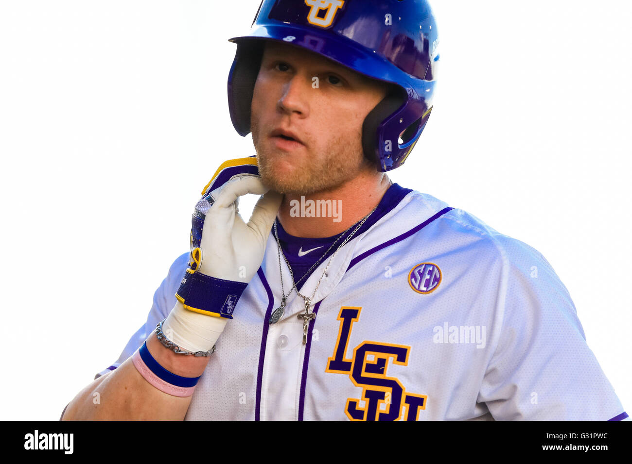 Baton Rouge, LA, USA. 05th June, 2016. LSU outfielder Jake Fraley (8 ...