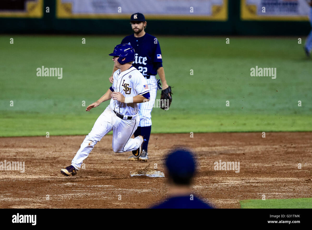 Baton rounds hi-res stock photography and images - Alamy