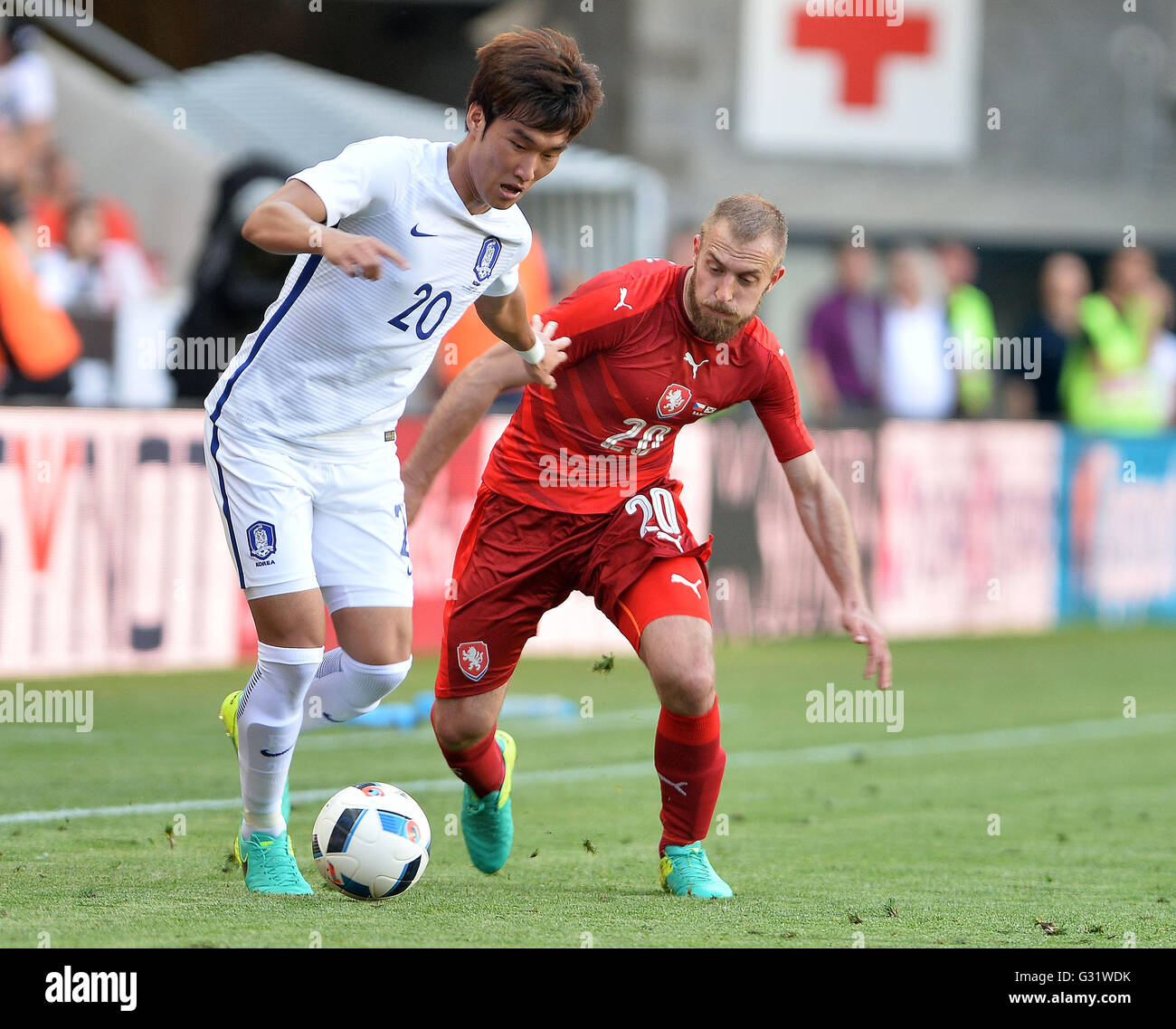 Prague, Czech Republic. 5th June, 2016. Cang Hjon-su (KOR), left, and ...