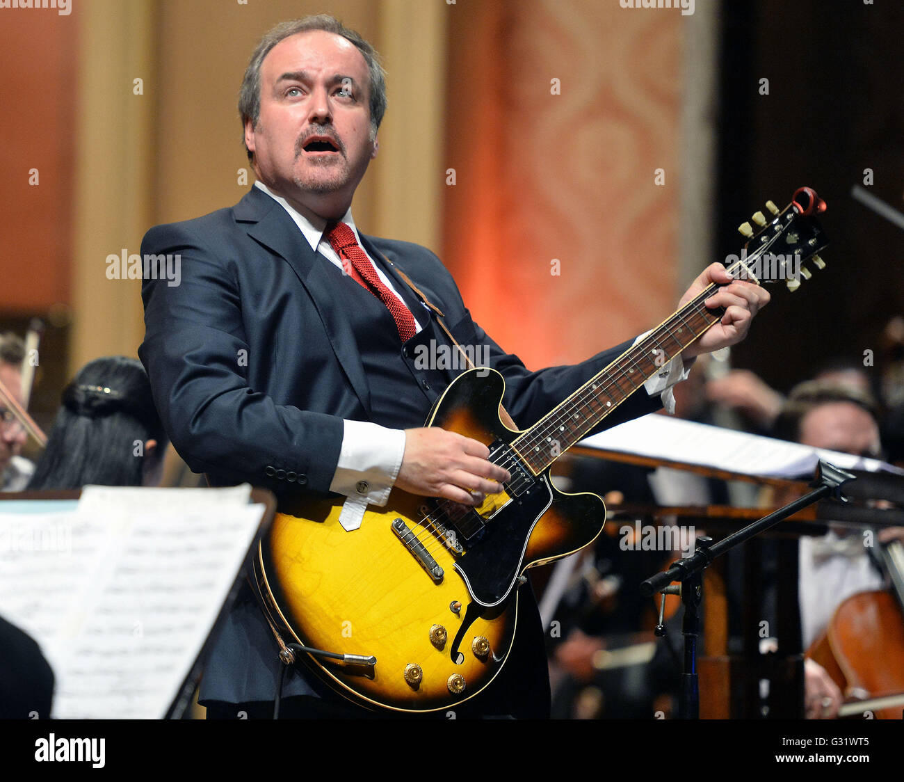David arnold hi-res stock photography and images - Alamy