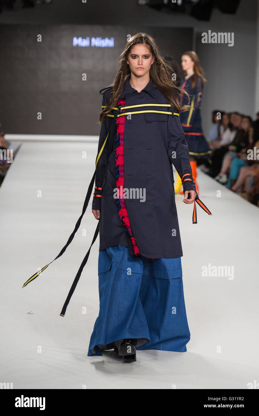 Mai fashion hi-res stock photography and images - Alamy