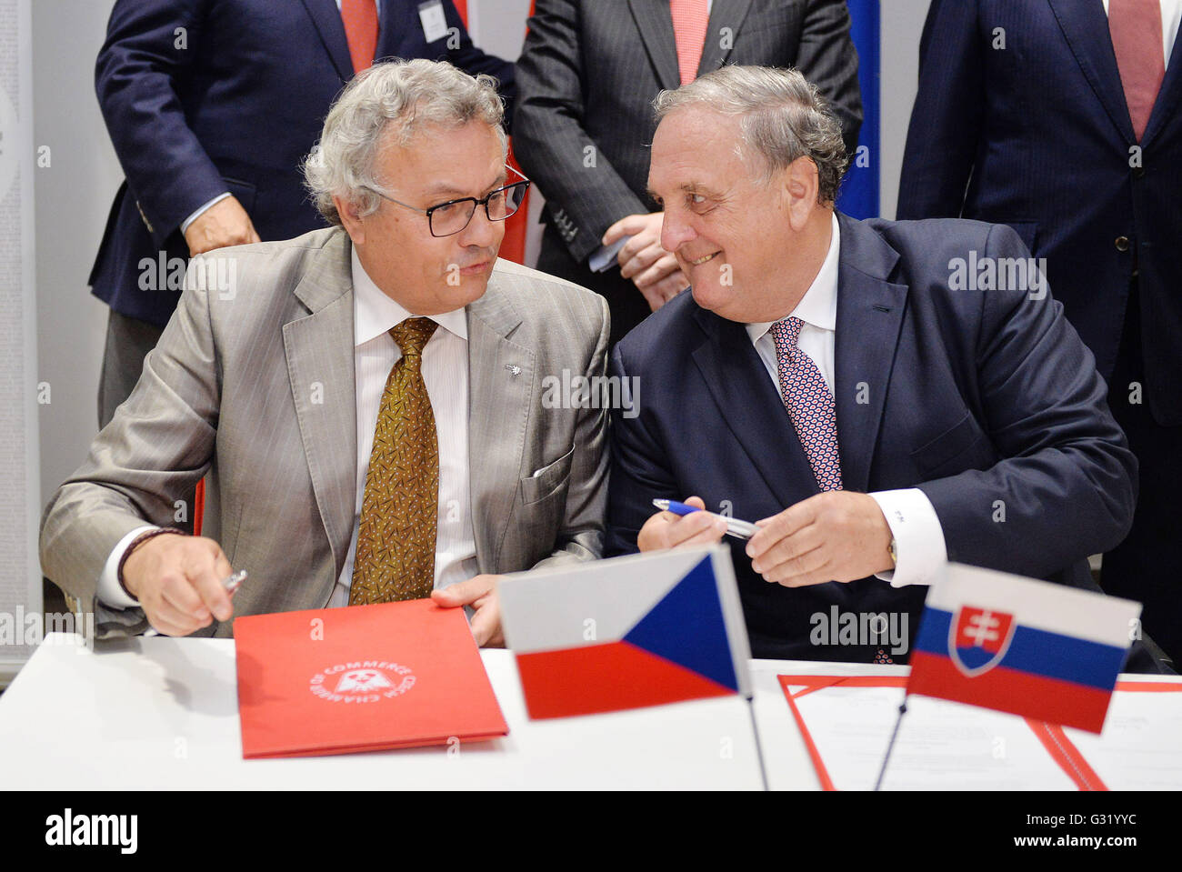 Bilateral memorandum hi-res stock photography and images - Alamy