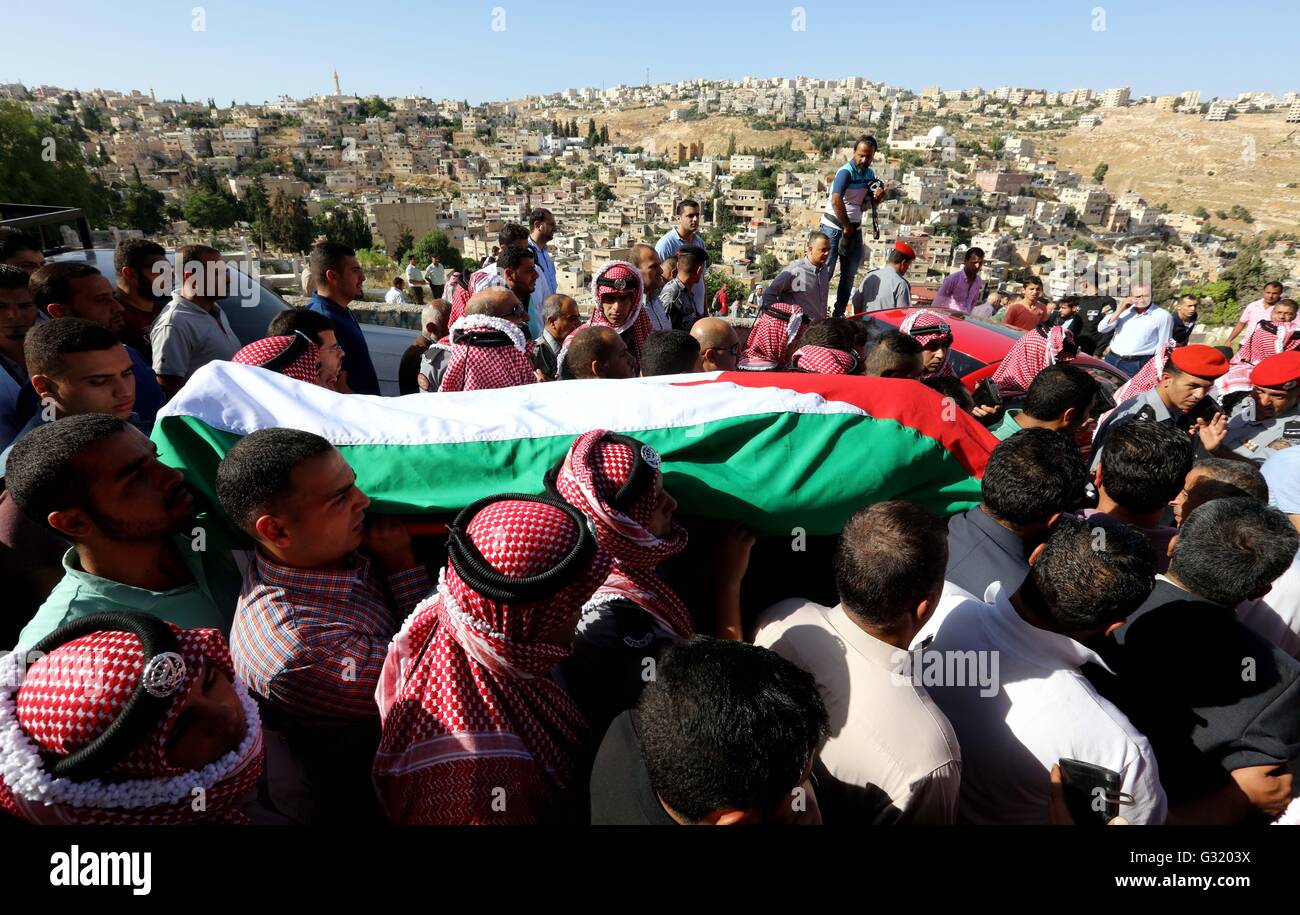 Intelligence personnel hi-res stock photography and images - Alamy