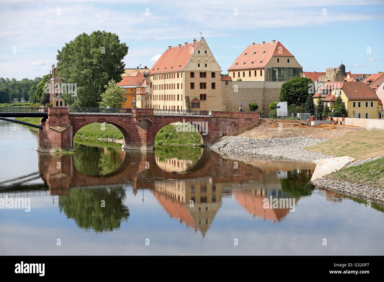 Grimma, Germany. 31st May, 2016. A view of the 'Poeppelmannbruecke ...