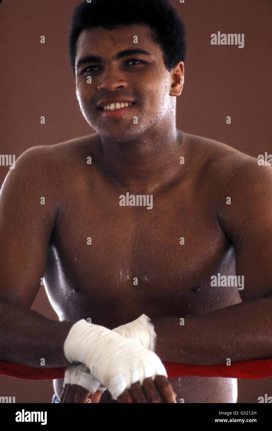 File. 3rd June, 2016. MUHAMMAD ALI, the three time heavyweight boxing ...