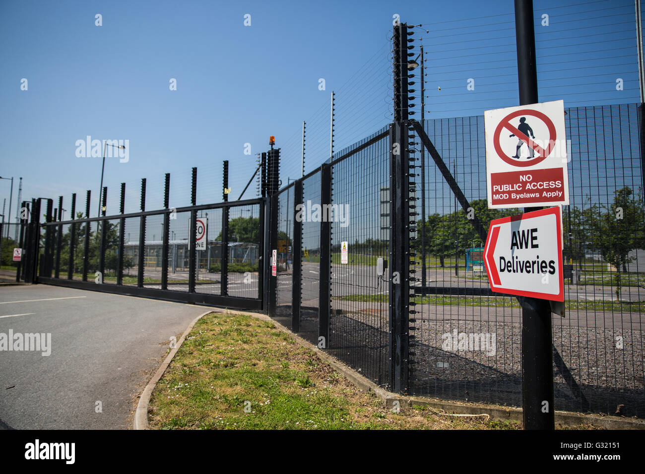 Burghfield, UK. 6th June, 2016. The deliveries entrance of AWE ...