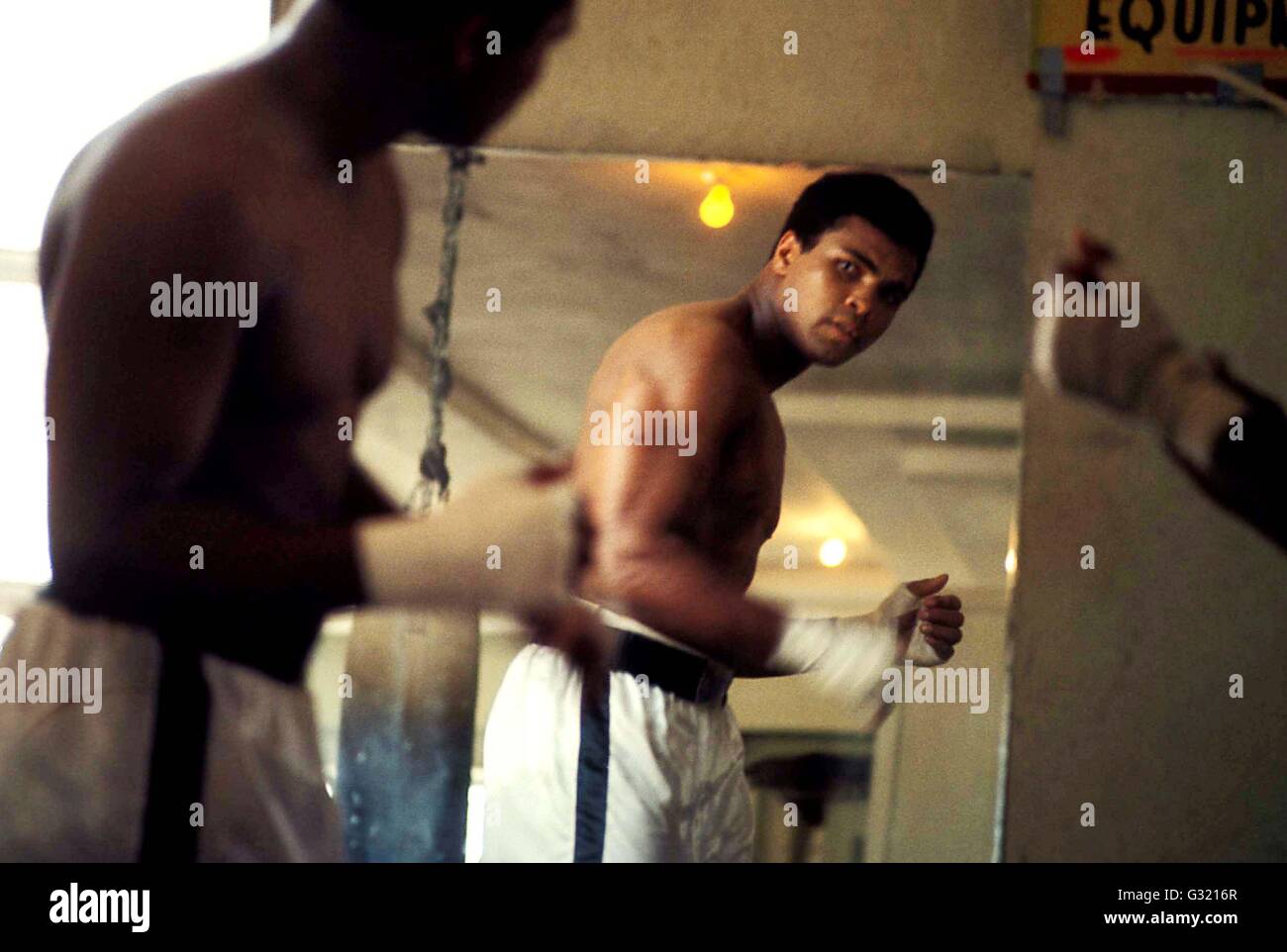 File. 3rd June, 2016. MUHAMMAD ALI, the three time heavyweight boxing ...