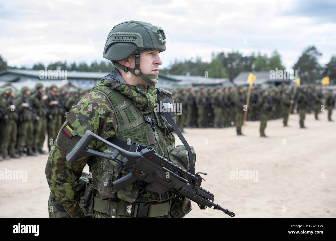 Pabrade, Lithuania. 6th June, 2016. Lithuanian soldiers participate in ...