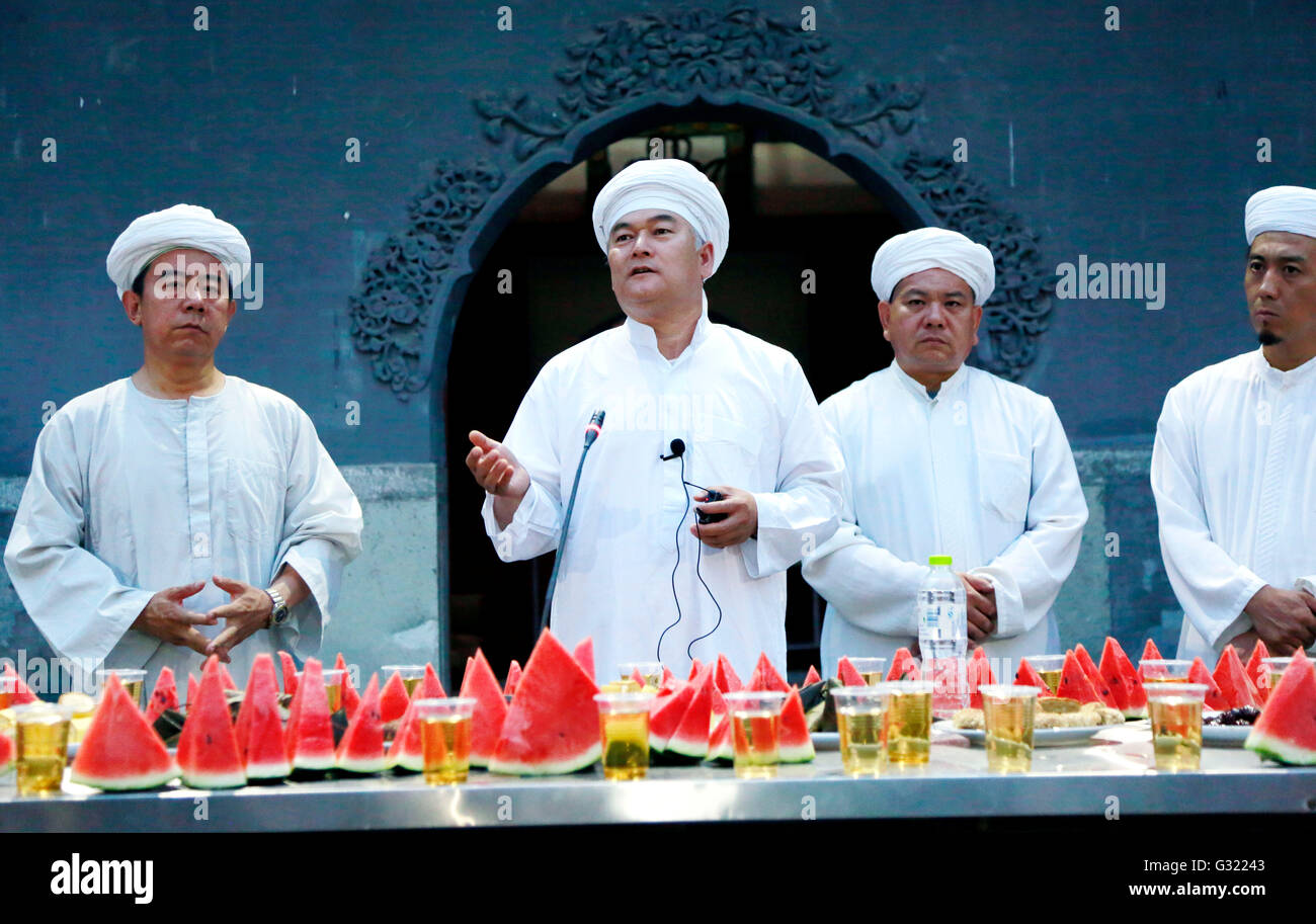 Imam holds hi-res stock photography and images - Alamy