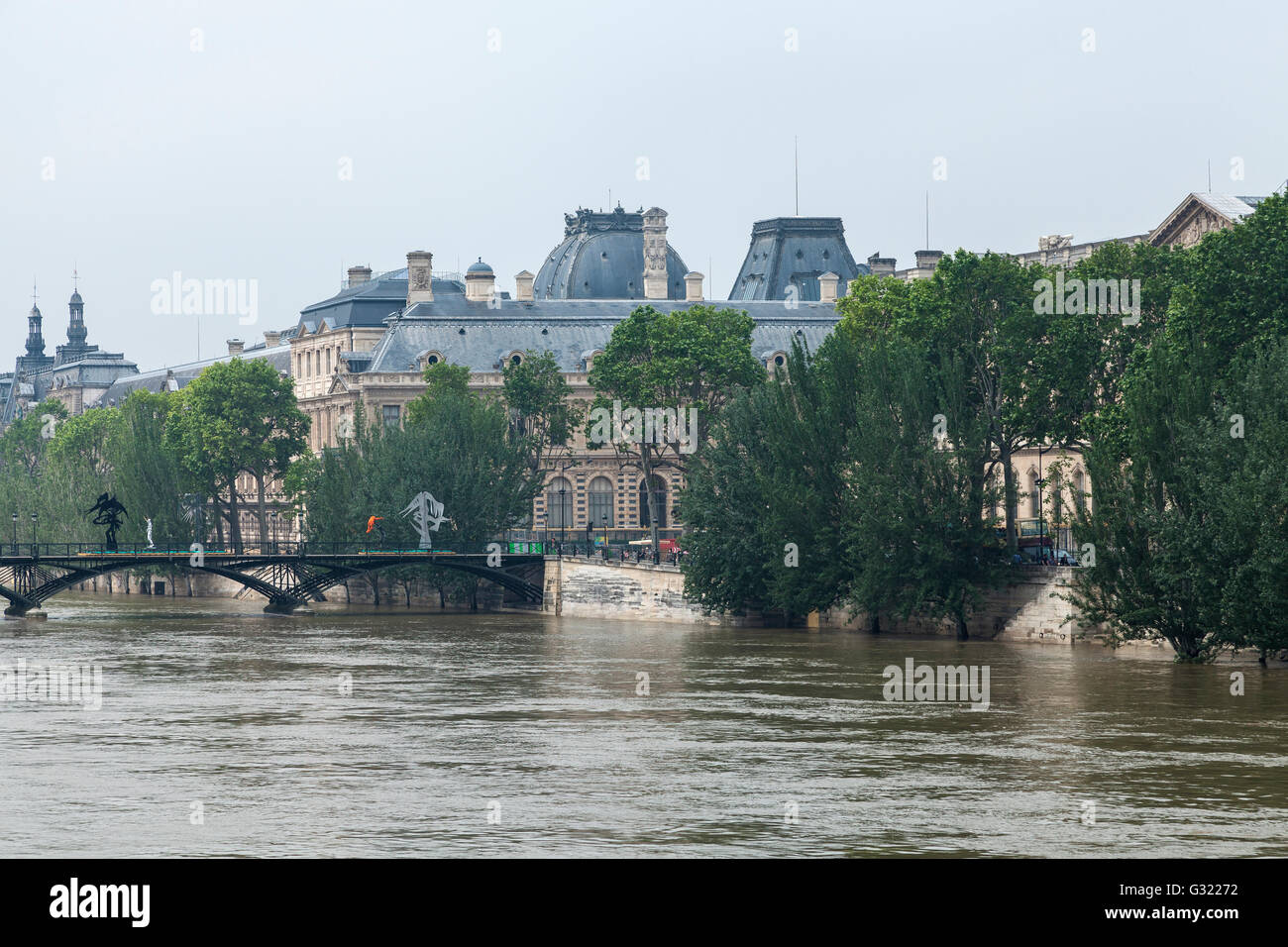 Inondation louvre hi-res stock photography and images - Alamy