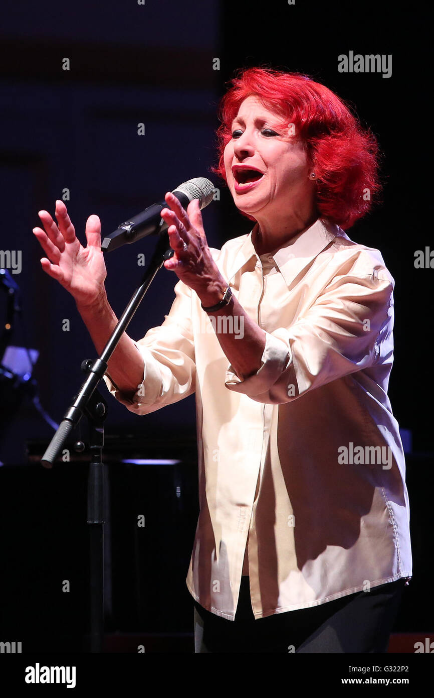 Esther ofarim hi-res stock photography and images - Alamy