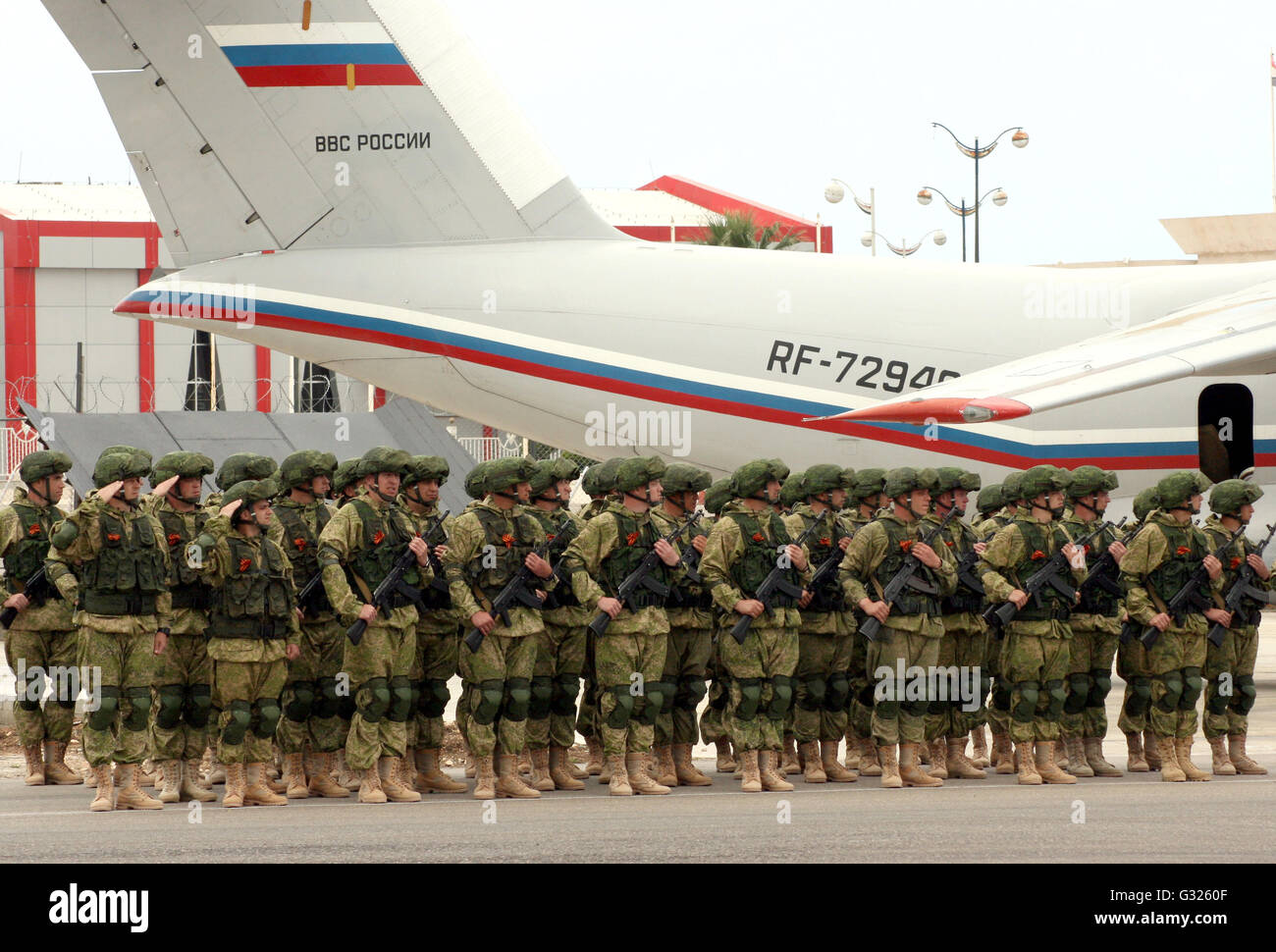 Russia syria soldier parade hi-res stock photography and images - Alamy