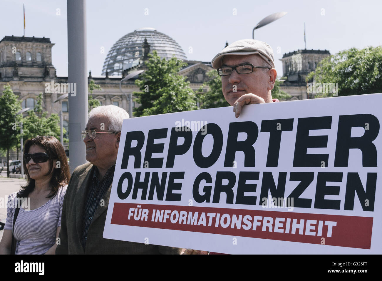 Reporters without border hi-res stock photography and images - Alamy