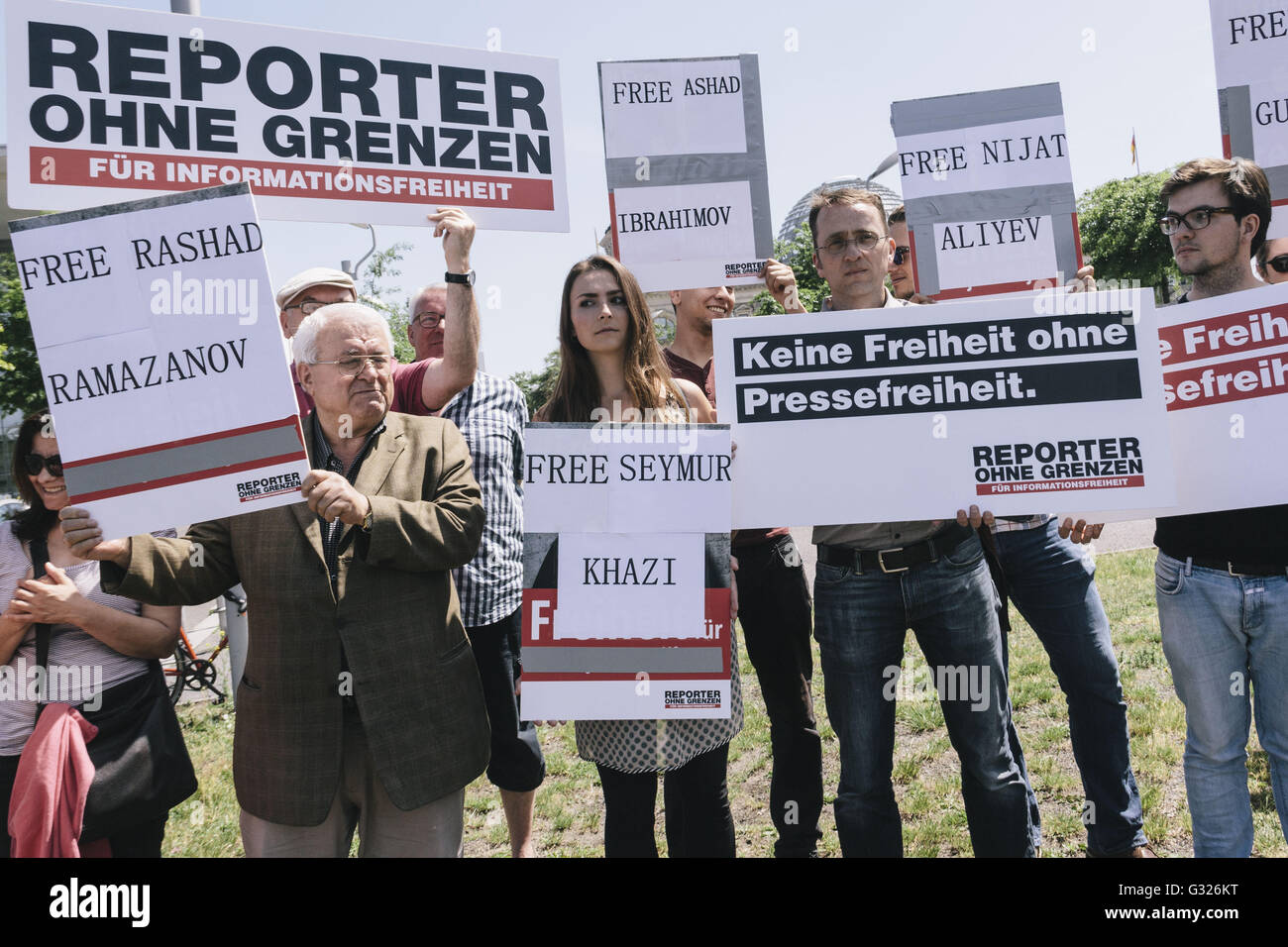 Reporters Without Border High Resolution Stock Photography and Images ...