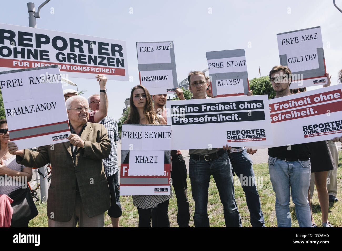 Reporters Without Border High Resolution Stock Photography and Images ...
