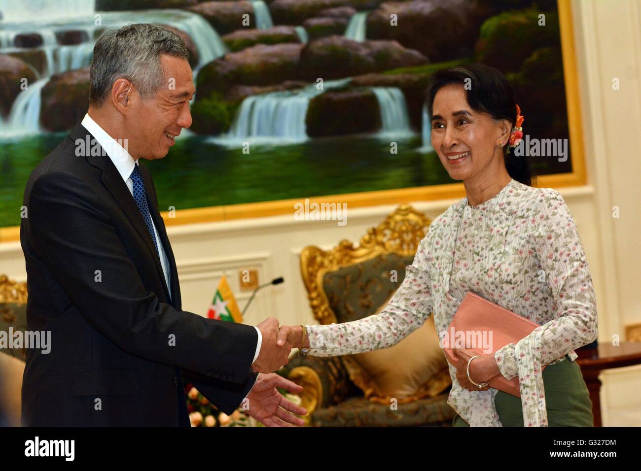 U aung san oo hi-res stock photography and images - Alamy