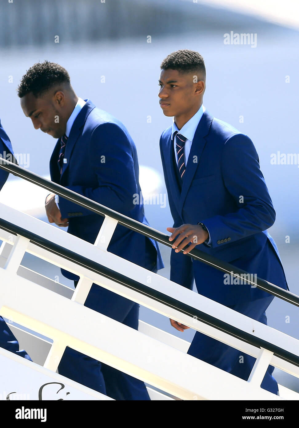 England's Danny Rose and Marcus Rashford (right) at Luton Airport Stock ...